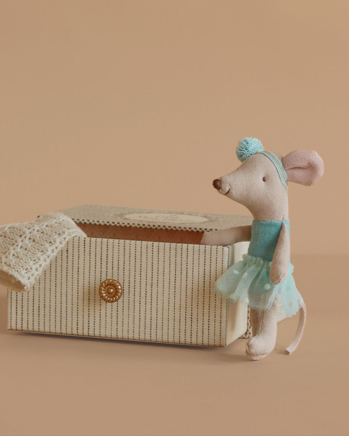 Maileg Dance Mouse in Daybed, Little Sister - Mint– Odin Parker