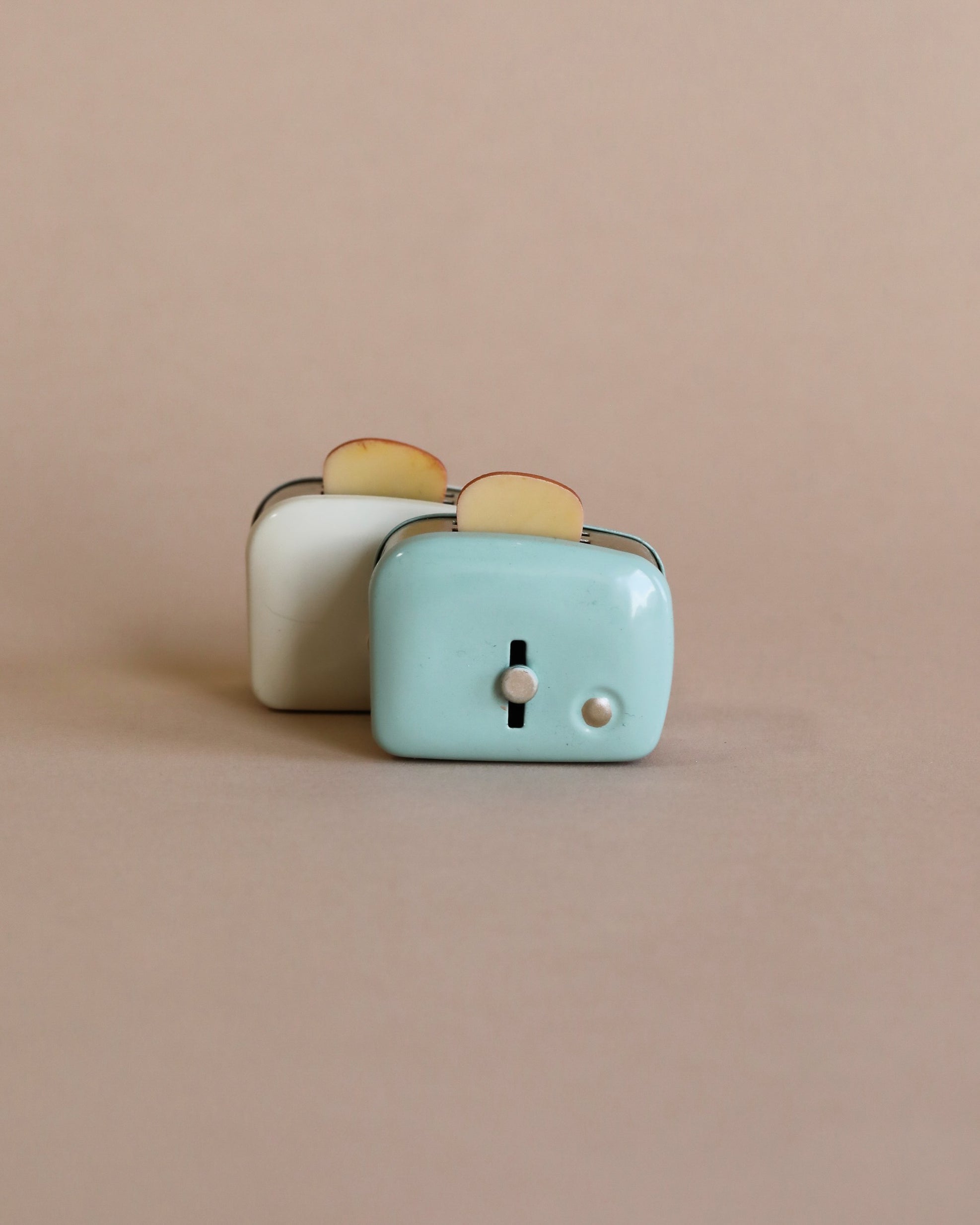 Maileg Miniature Toaster– Odin Parker