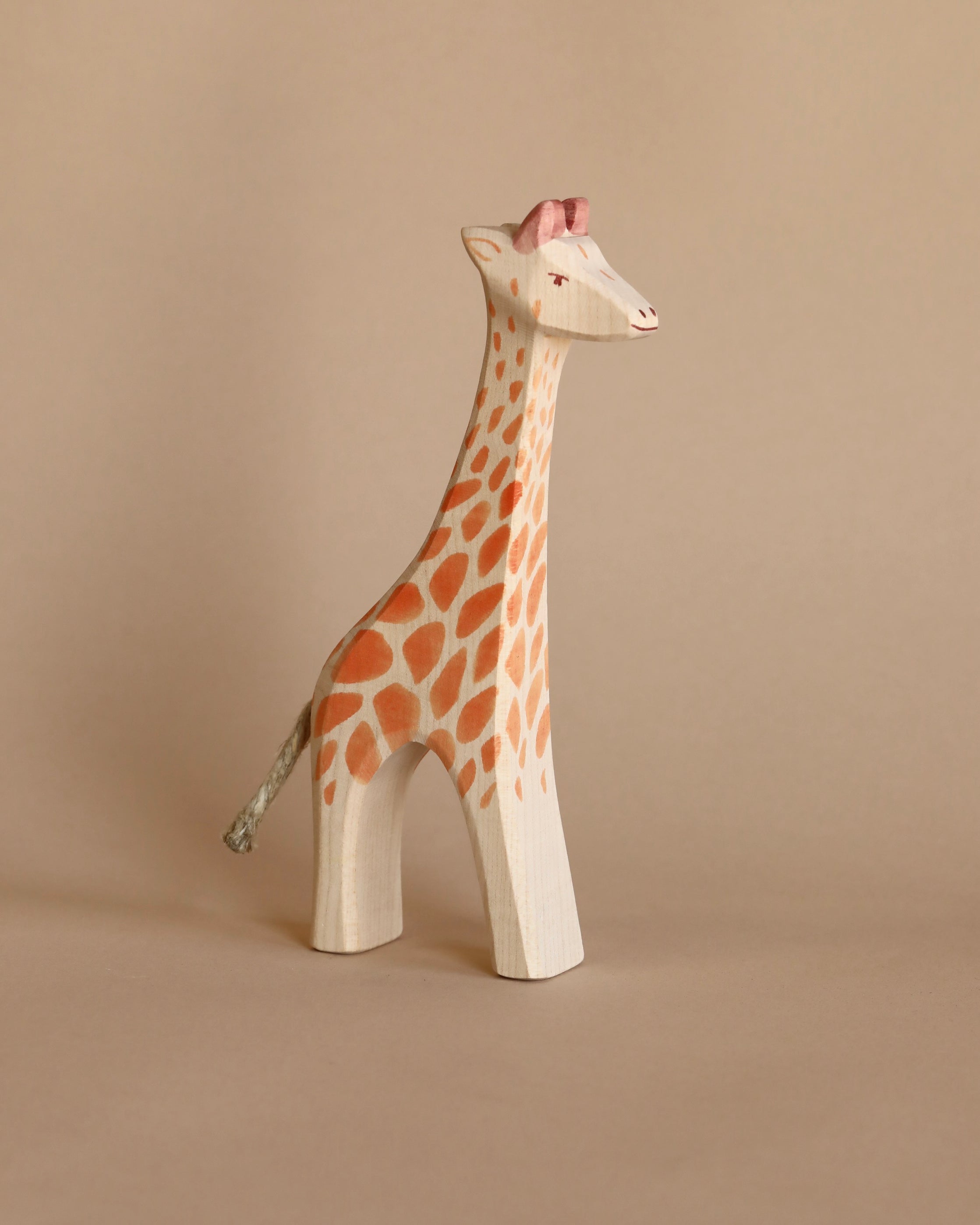 Ostheimer Giraffe - Standing– Odin Parker